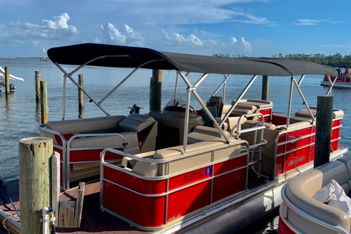 Deluxe 90 HP Pontoon Rental in Panama Beach, FL | Lagoon Pontoons